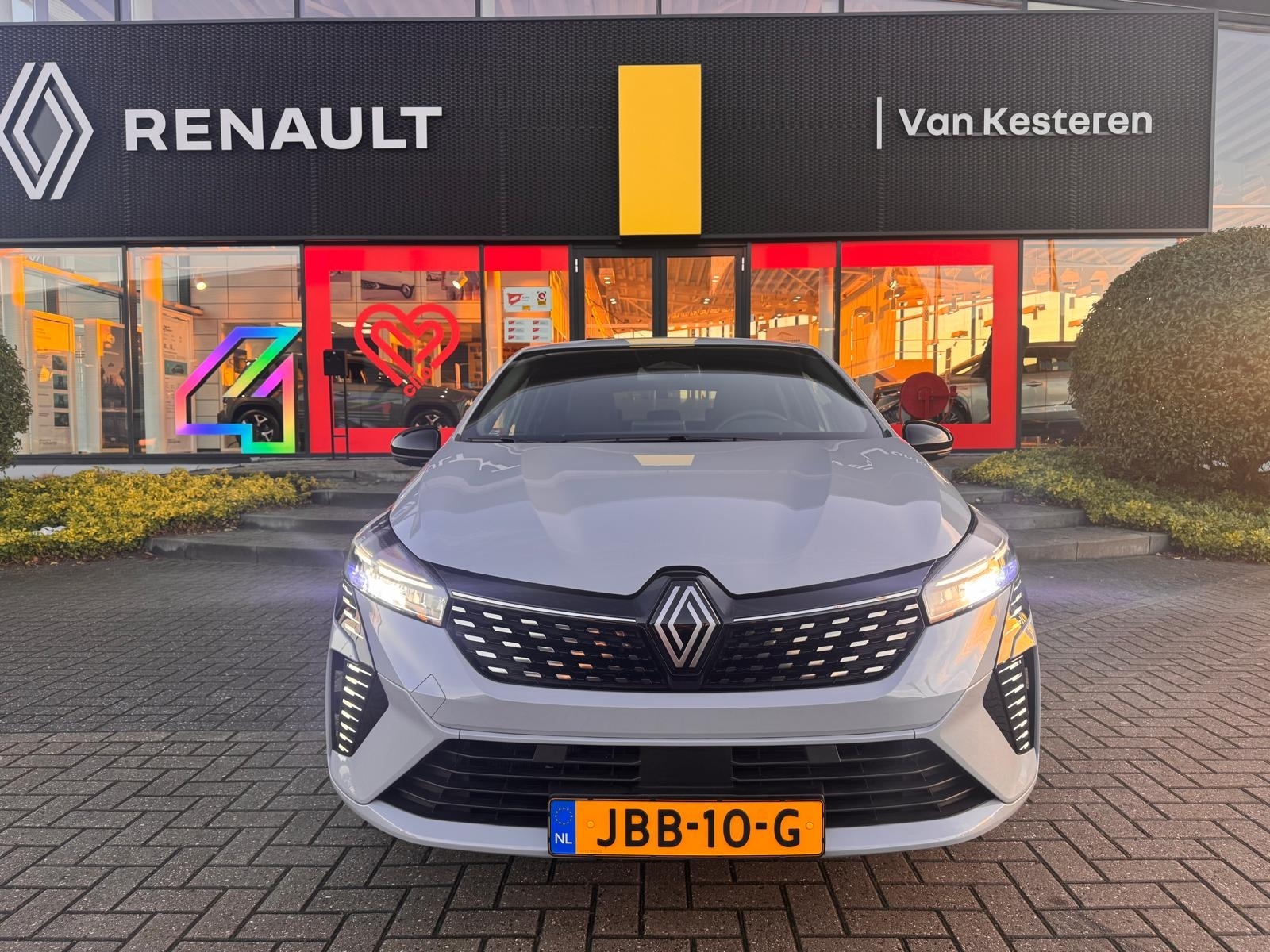 Renault Clio E-Tech Hybrid 145 Techno / 9,3 Navigatie / Camera / 17 ...