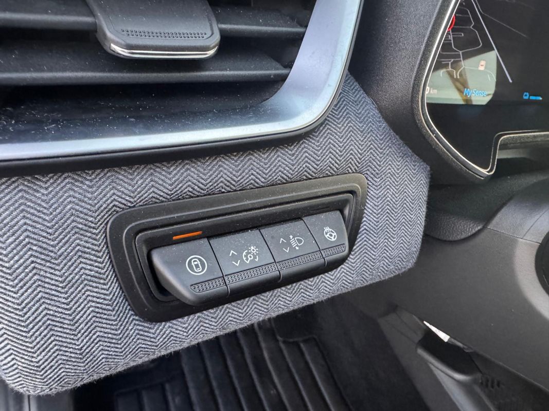 Renault Clio E-Tech Hybrid 145 Techno / 9,3 Navigatie / Camera / 17 ...